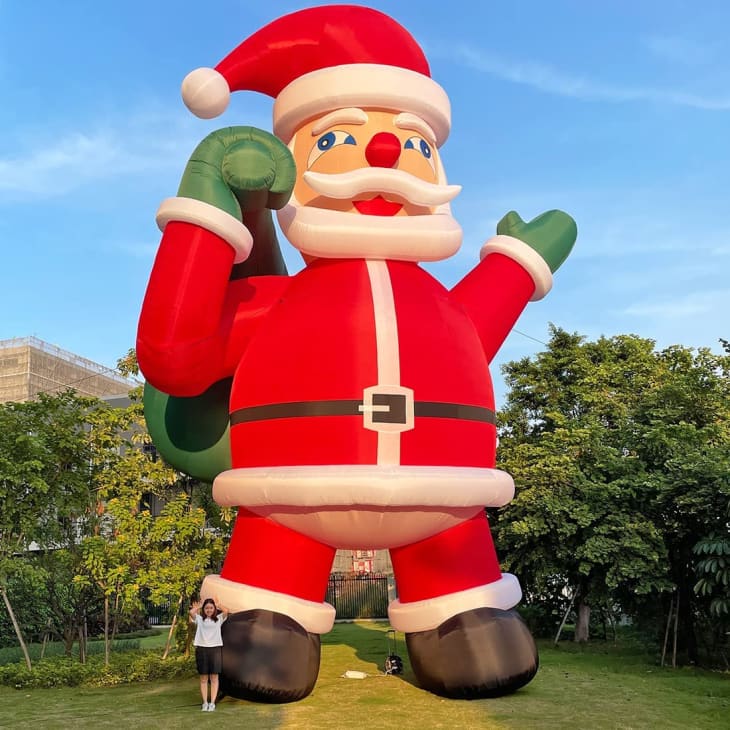 TikTok Loves This 26-Foot-Tall Santa Inflatable | Apartment Therapy