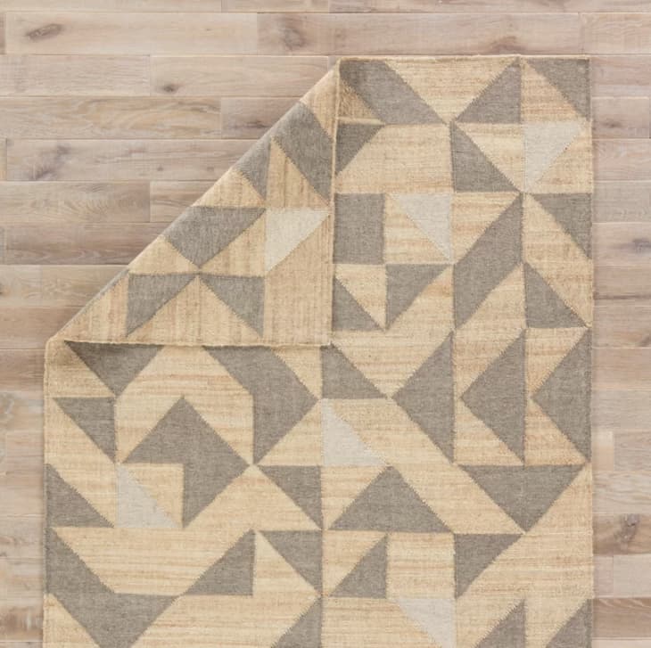 Best Reversible Rugs That Will Last Long and Refresh Your Space ...