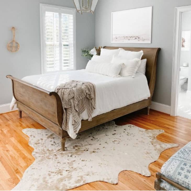 10 Best Bedside Rugs 2021 | Apartment Therapy