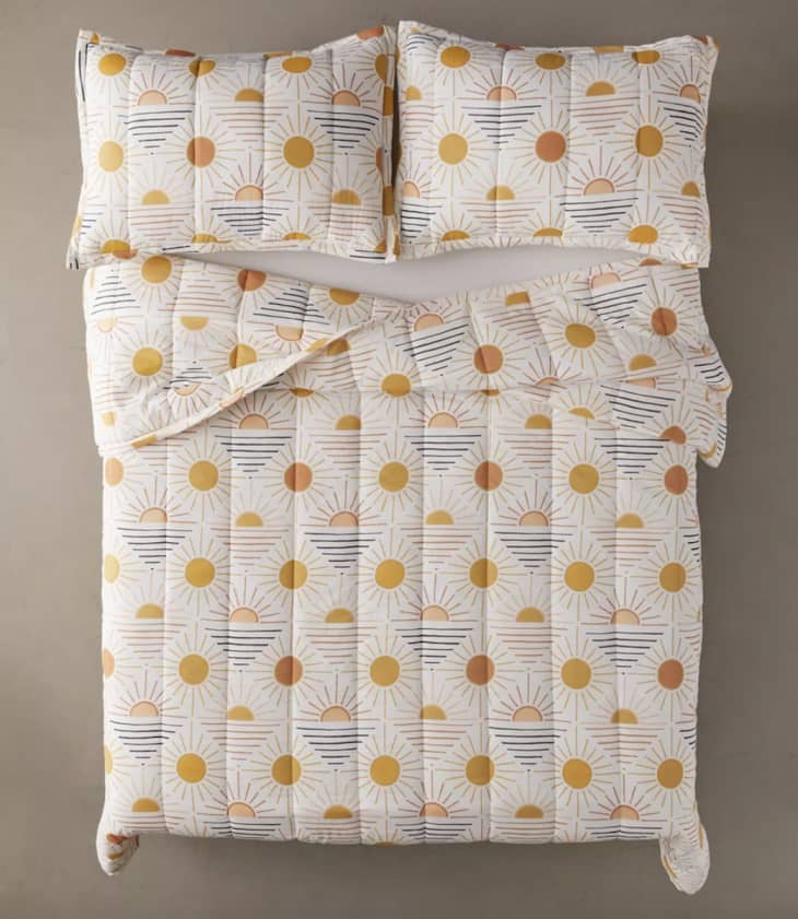 Best Editor-Tested Quilts: Urban Outfitters Geo Sun Printed Quilt Set ...