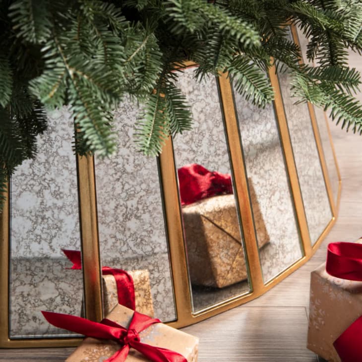 What Are Christmas Tree Collars & 17 of Our Favorite Picks | Apartment ...