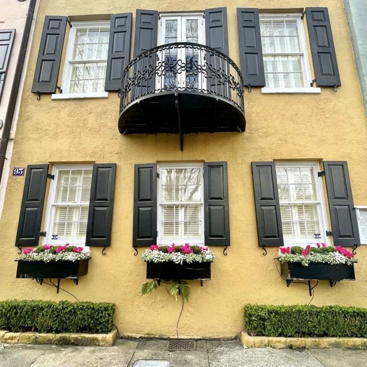 29 Window Box Flower Ideas (With Photos of Inspiring Plantings ...