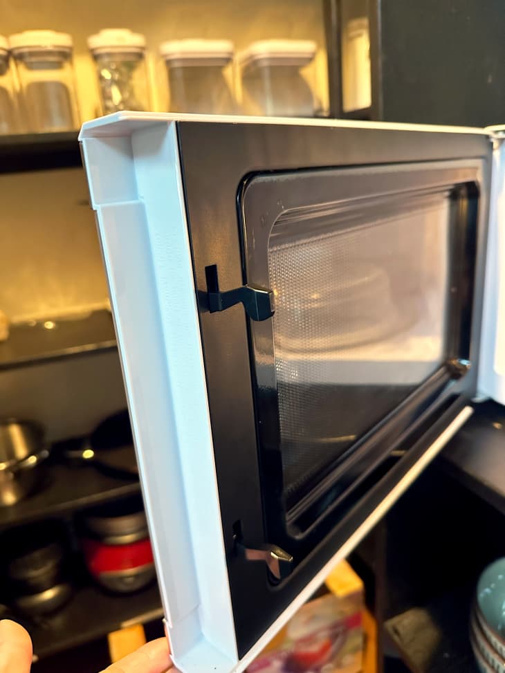 People Are Just Discovering This Secret Microwave Door Trick | Cubby