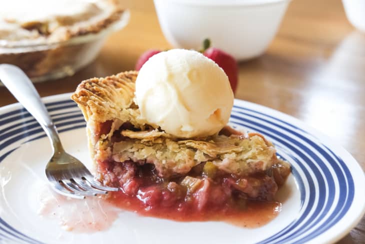 I Tried Cindy Crawford’s “Favorite” Strawberry Pie | The Kitchn