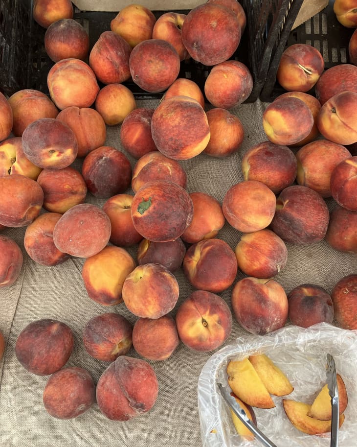 How to Pick the Best Peaches Using the “Brown Stem” Rule | The Kitchn