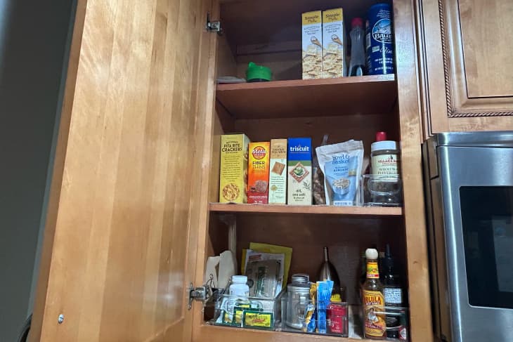 A Pro Organizer Improved My “Chaotic” Kitchen Cabinets | The Kitchn
