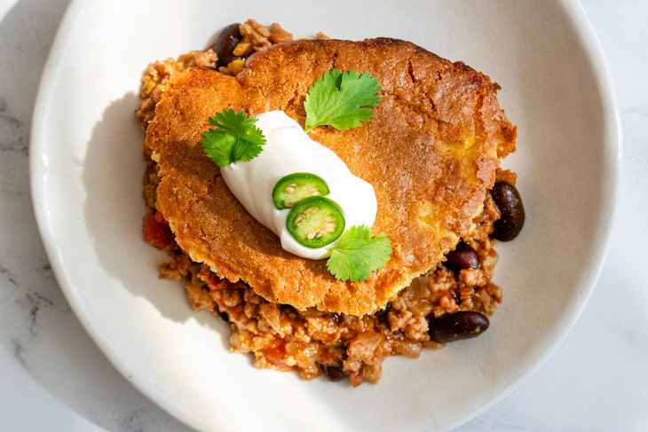 I Tried Reese Witherspoon's Delicious "Cornbread Chili Pie" | Cubby