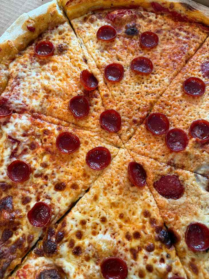 The “Legendary” Grocery Store Pizza I Buy Every Friday | The Kitchn