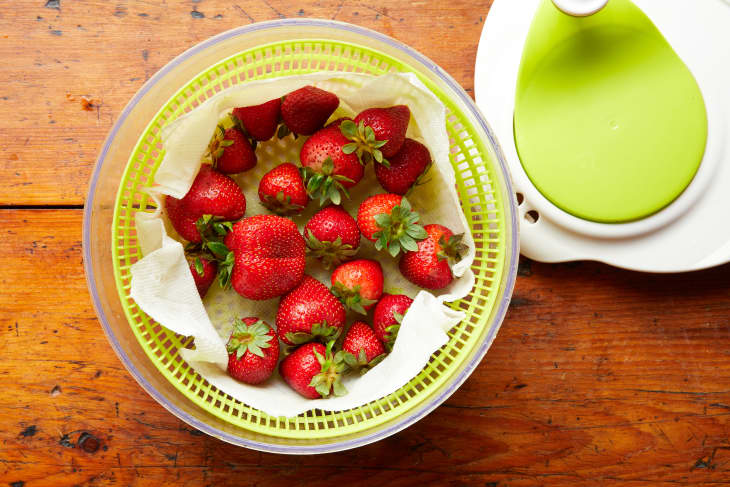 We Tried 7 Methods of Storing Fresh Strawberries and Found a Clear ...