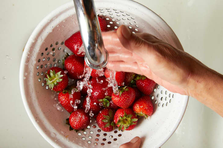 We Tried 7 Methods of Storing Fresh Strawberries and Found a Clear ...