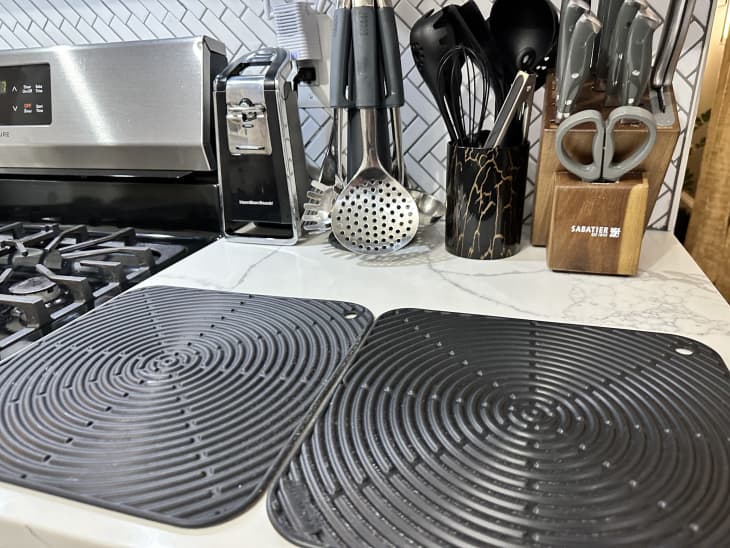 Le Creuset Large Cool Tool Surface Protector Review | The Kitchn