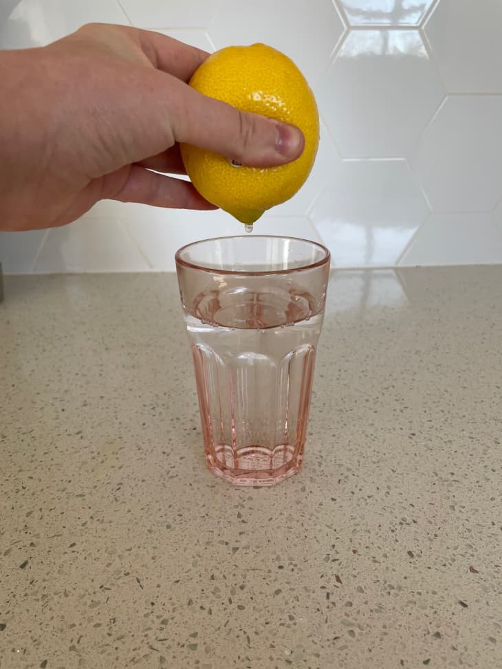 Here's How to Juice a Lemon Without Cutting It (Yes, It's Possible ...