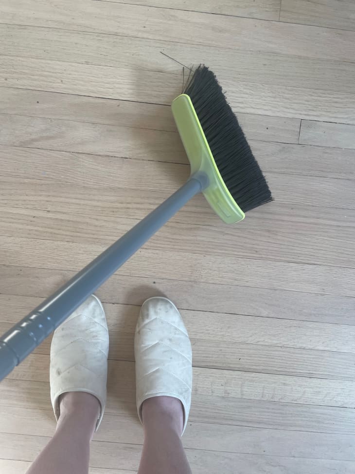 Best Broom - Casabella Wayclean Broom Review | The Kitchn