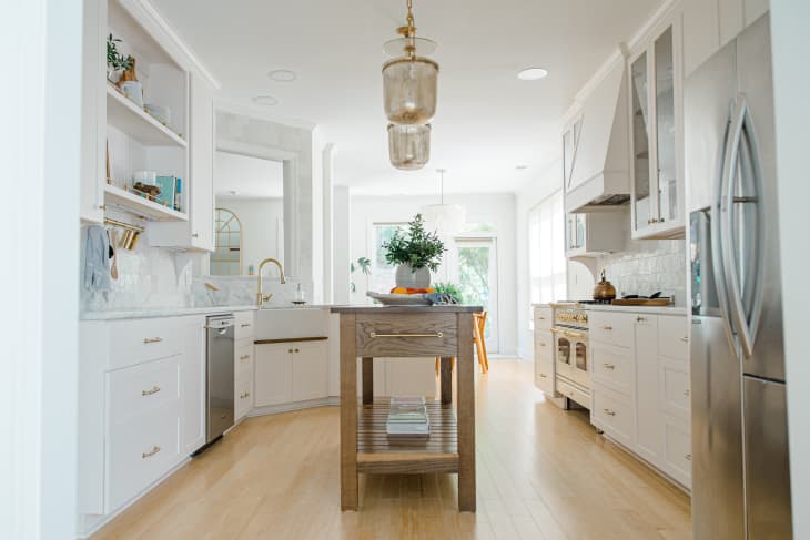 A Circa-2000s Kitchen's Reno Turns It into a Bright, Airy Dream ...