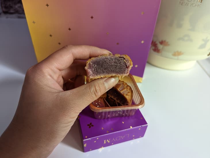Lady M Glowing Lights Mooncake Gift Set Review | The Kitchn