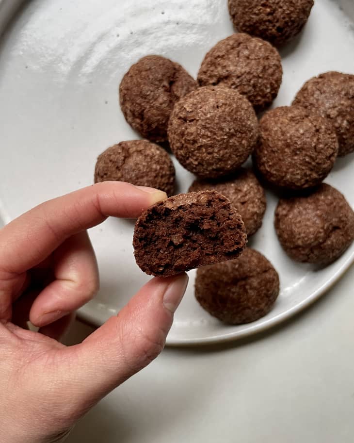 Chocolate Macaroons Recipe (Easy, Passover) | The Kitchn