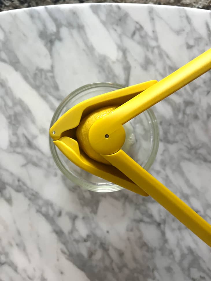 Dreamfarm Lemon Fluicer Review 2023: Flat Lemon Juicer | The Kitchn