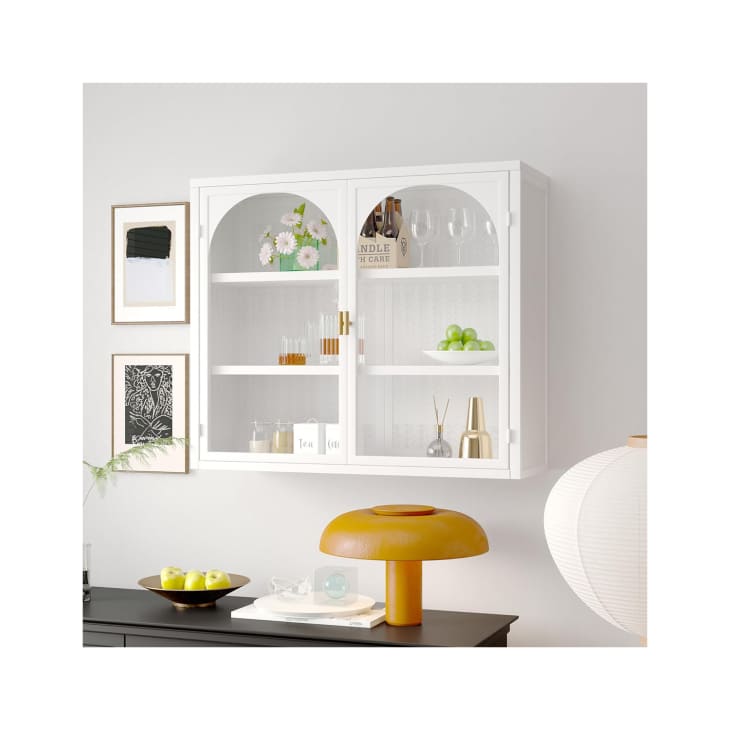 Oprah’s Airy Cabinets Make Her Kitchen Look Larger Than It Is | The Kitchn