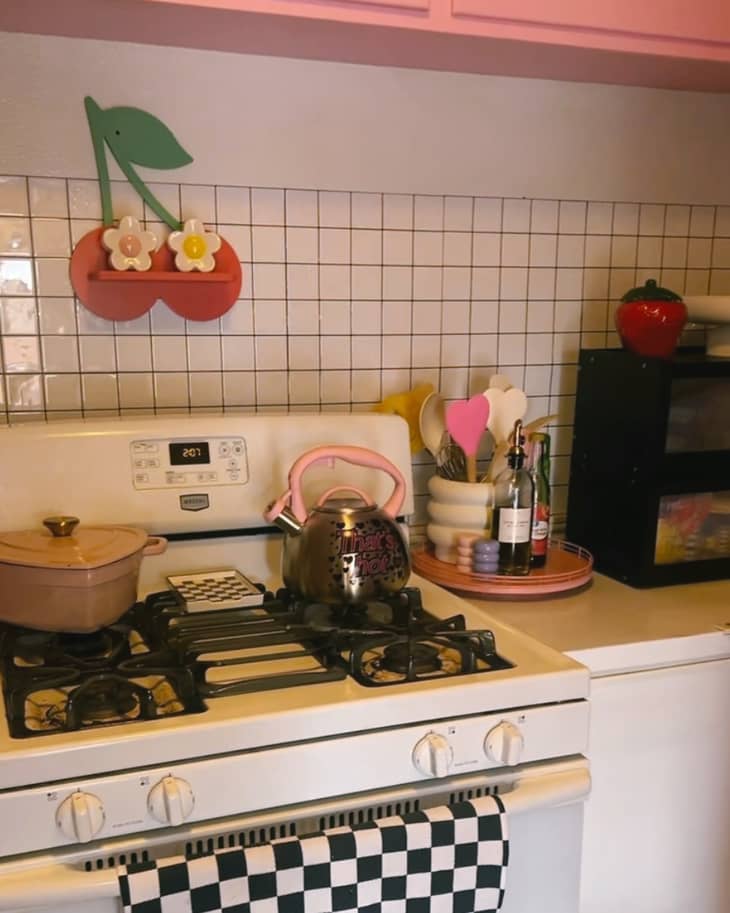 Barbie Pink Paint Transforms These "Bland" Kitchen Cabinets | Apartment ...