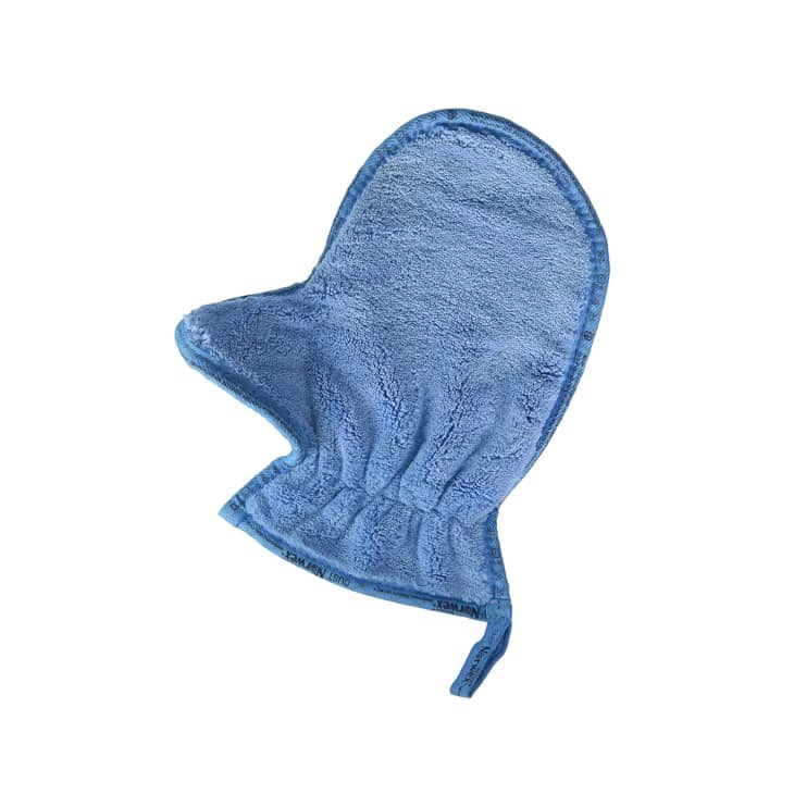 The Microfiber Mitt I Use to Clean Every Surface in My Kitchen | The Kitchn