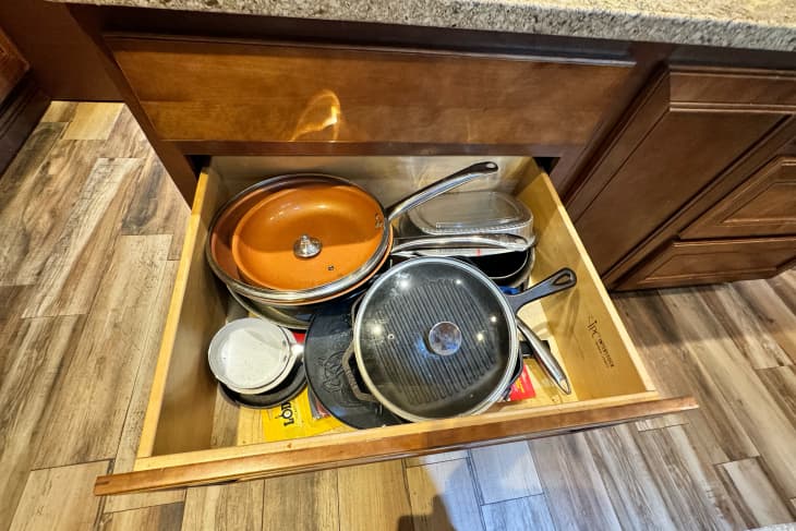 I Tried the "27 Fling Boogie" Rule to Declutter My Kitchen Cabinets ...