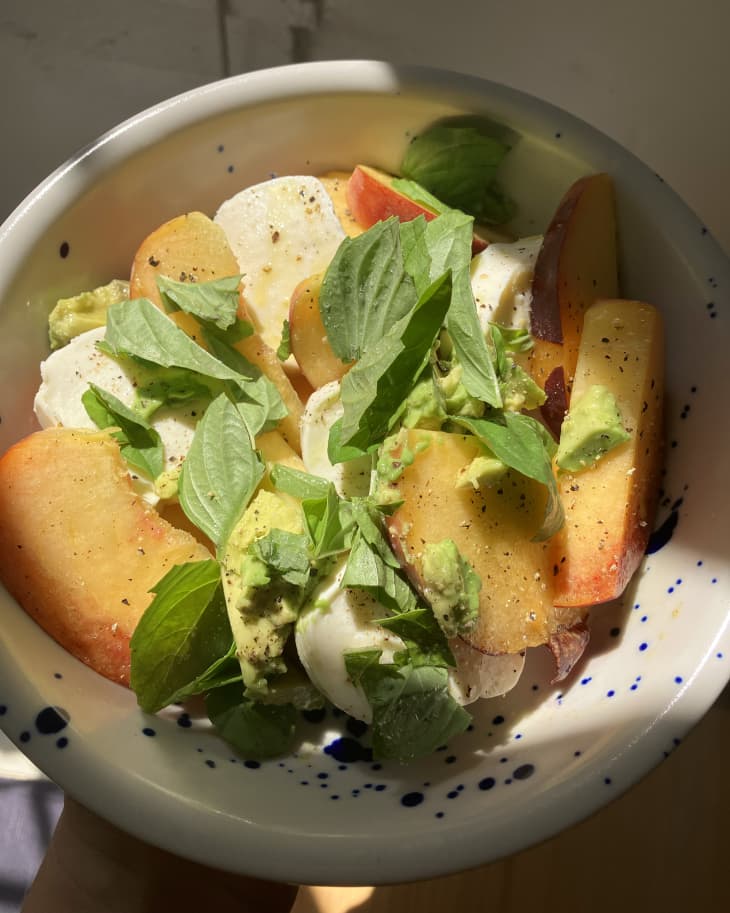 How to Pick the Best Peaches Using the “Brown Stem” Rule | The Kitchn