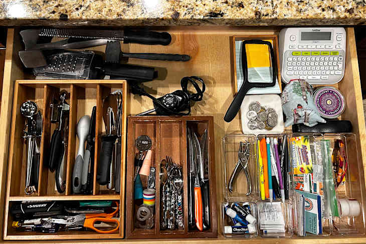 I Tried the “SIMPLE” Method to Declutter My Kitchen Junk Drawer | The ...