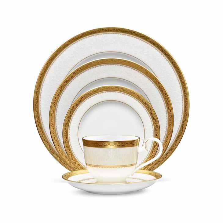 HomeGoods Just Brought Back Those "Gorgeous" Dinner Plates | The Kitchn