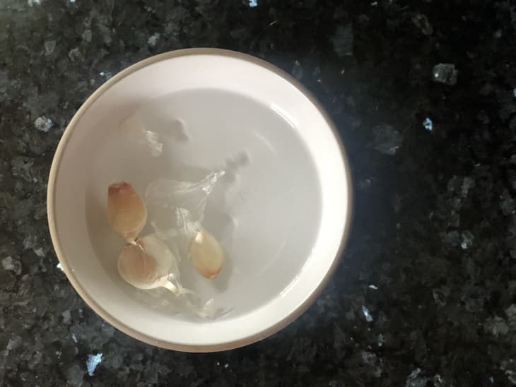 The Hot Water Trick Is the Latest Garlic-Peeling Hack Sweeping the ...