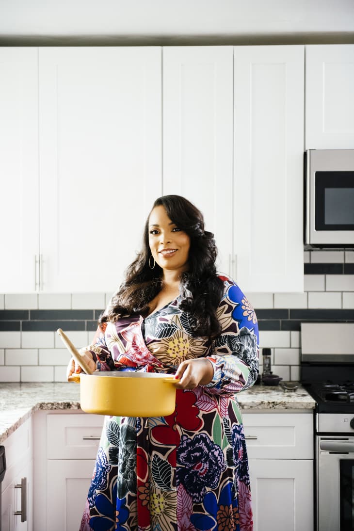 A Week of Dinners with Angela Davis, The Twitter Queen Behind The ...