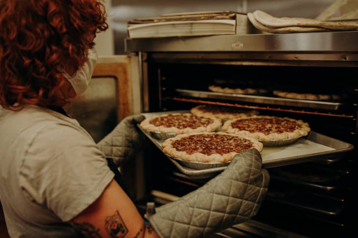 What It's Like to Be a Pro Pie Baker Right Before Thanksgiving | The Kitchn