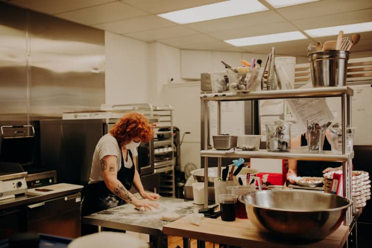 What It's Like to Be a Pro Pie Baker Right Before Thanksgiving | The Kitchn