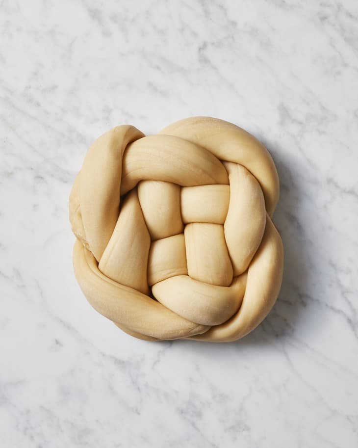 Round Challah with Dukkah | The Kitchn