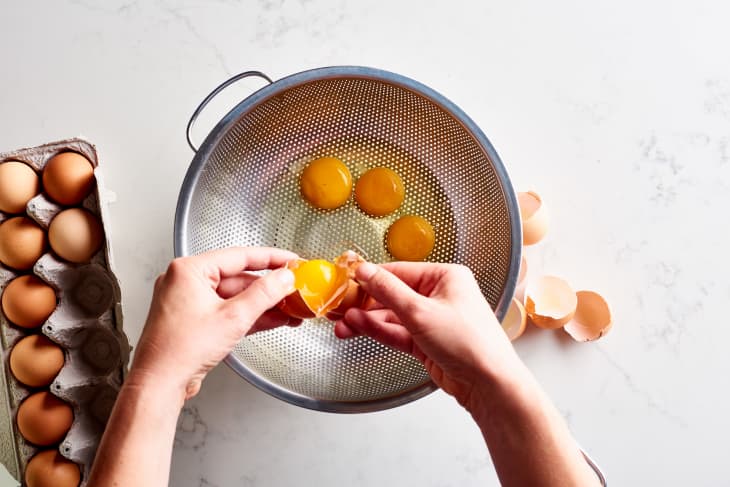 A Review of 5 Different Egg Poaching Methods | The Kitchn