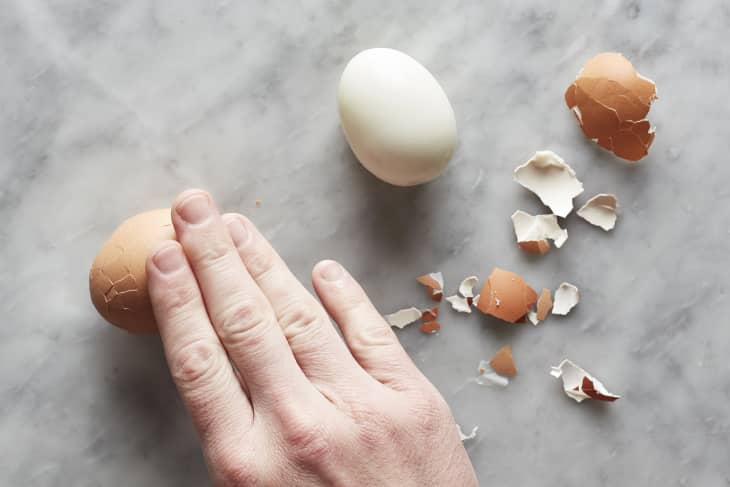 The Best Way to Peel an Egg - We Tested 5 Tricks and Found a Winner ...