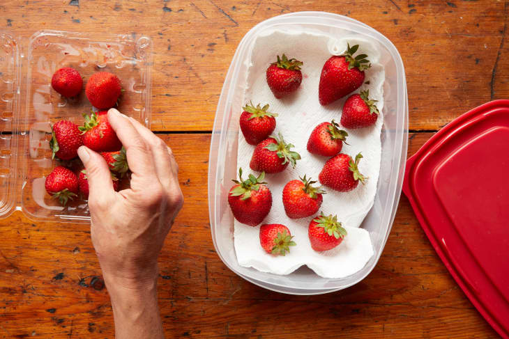 We Tried 7 Methods of Storing Fresh Strawberries and Found a Clear ...