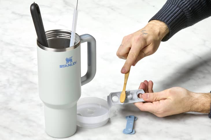 How to Clean a Stanley Tumbler (Step-by-Step Photos & Instructions ...