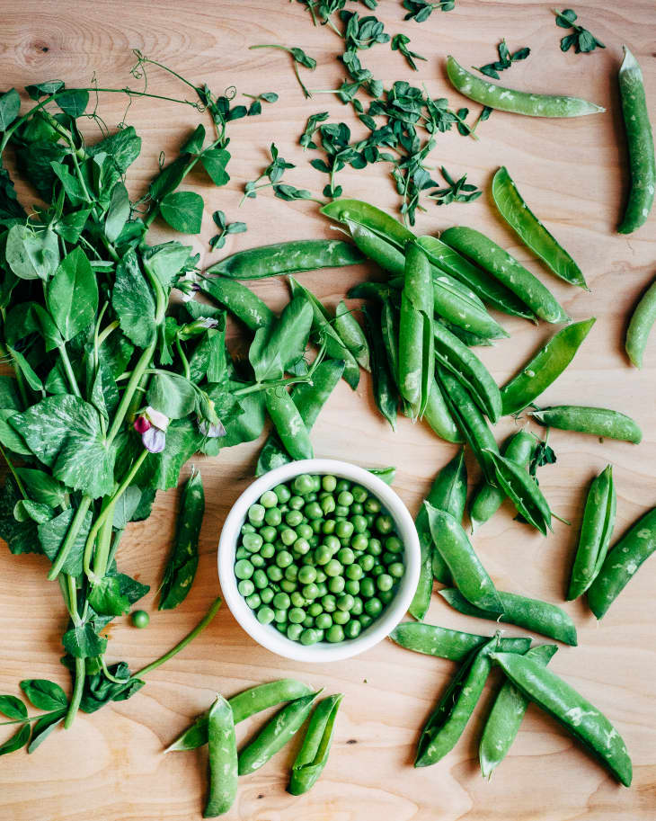 Recipe: Toasted Farro Salad with Fresh Peas, Pea Shoots, and Herbs ...
