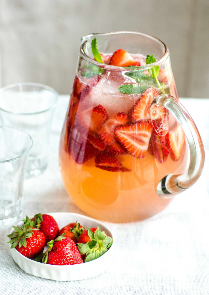 18 Big-Batch Cocktails to Day Drink with Your Friends | The Kitchn
