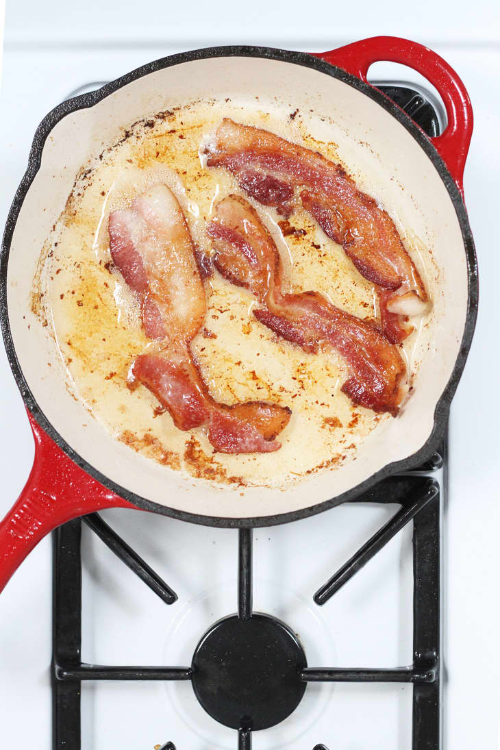 How To Green Clean Grease From Kitchen Surfaces | Apartment Therapy