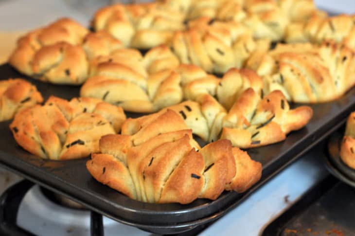 Recipe: Herbed Olive Oil Fantail Rolls | The Kitchn
