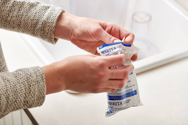 How to Clean a Brita Pitcher Filter in Minutes (Photos & Instructions ...