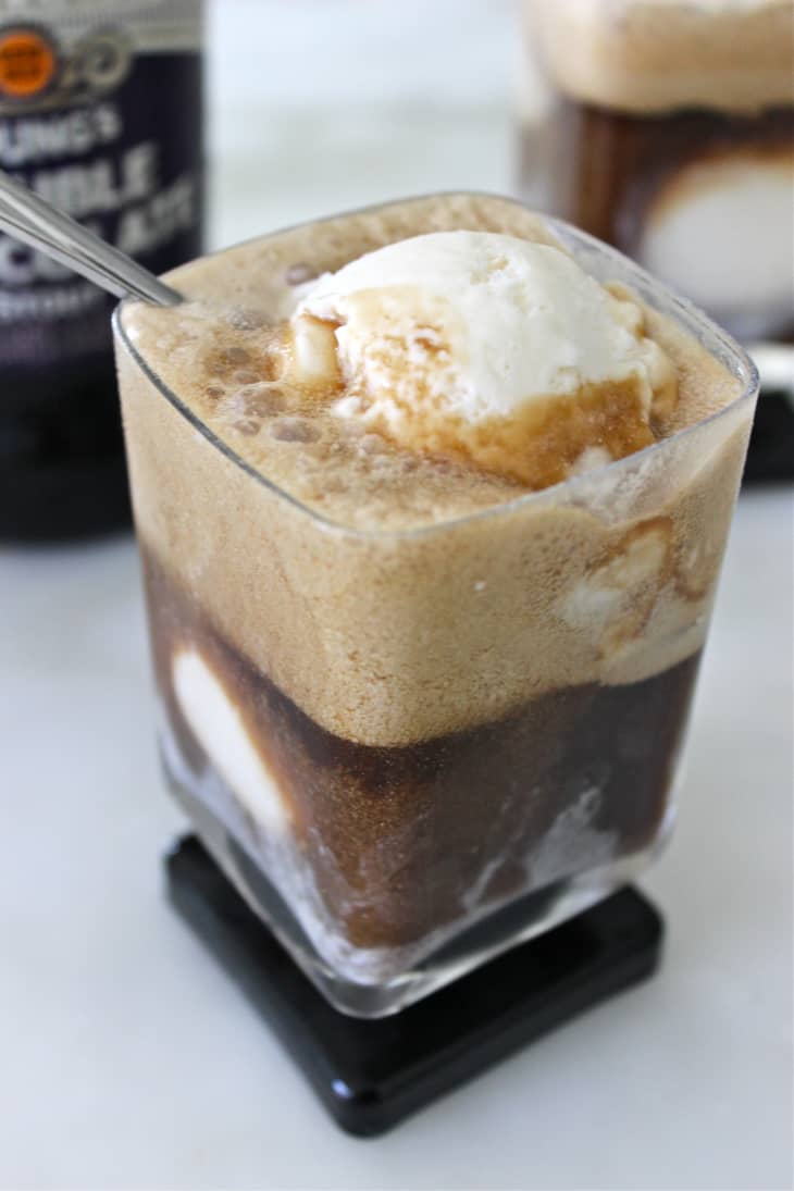 Two-Ingredient Cocktail Recipe: Double Chocolate Stout Ice Cream Float ...