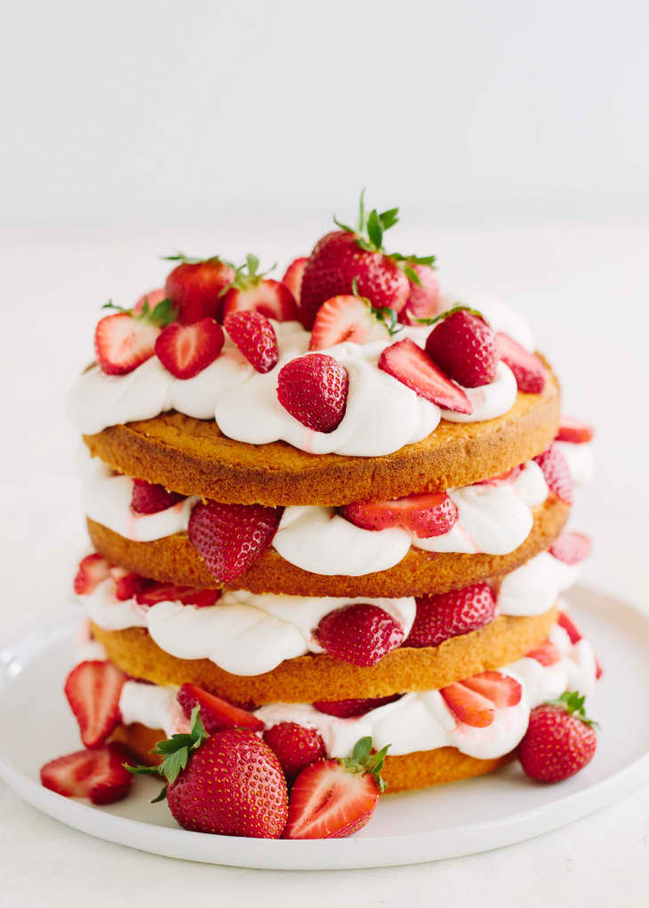 13 Easy, Pretty Ways To Top a Cake | The Kitchn