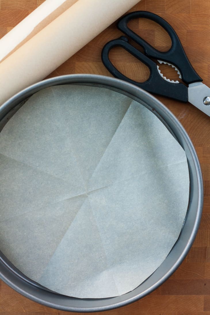 How To Line A Round Cake Pan With Parchment Kitchn
