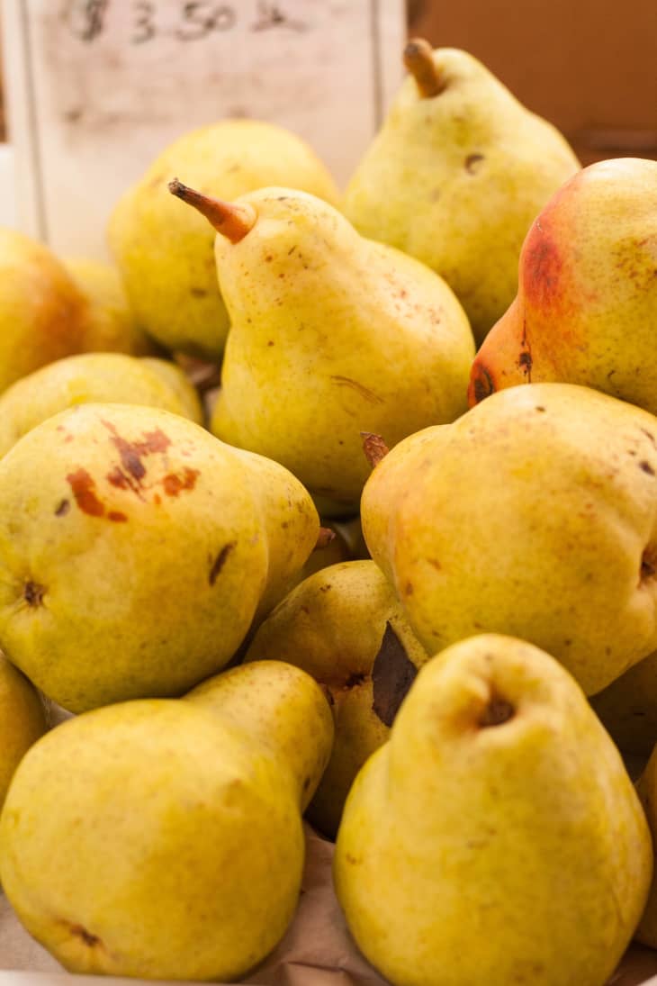 The Best Way to Choose, Store, and Ripen Pears | The Kitchn