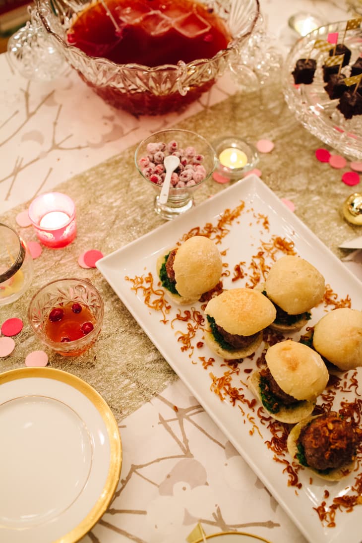 The 10 Essential Dinner Party Pieces to Put on Your Wedding Registry ...