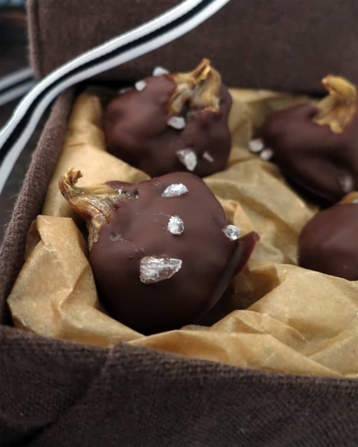 Homemade Gift Recipe: Chocolate-Dipped Figs with Sea Salt | The Kitchn
