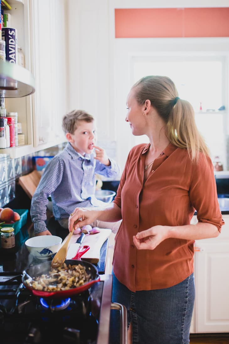 10 Essential Cooking Lessons from Mom | The Kitchn