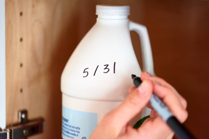 3 Bleach Disinfecting Tips Everyone Should Know | Apartment Therapy